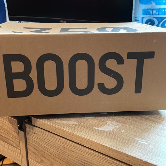 adidas | Shoes | Yeezy Boost 35 V2 Dazzling Blue Box Included With ...
